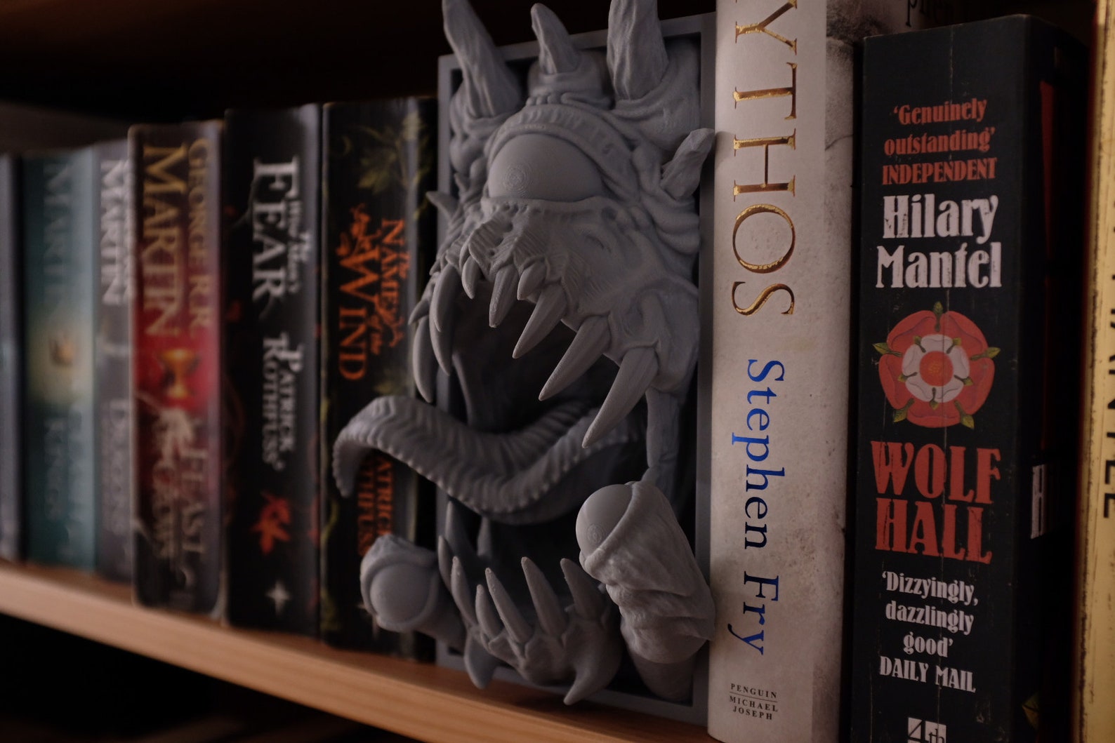 Watcher (beholder/spectator) Book Nook, 3d Printed Fantasy Book Shelf ...