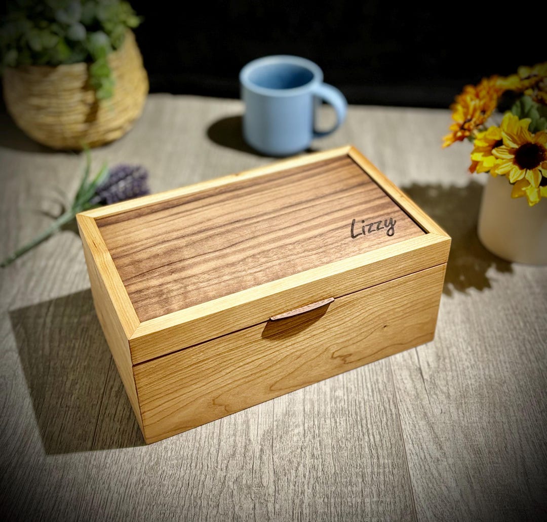 Personalized Valet Box, Walnut Keepsake Box, Wood Box, Gift for Mom ...