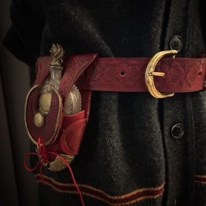 Lucy Pevensie's Full Leather Belt for Vial and Dagger From the ...