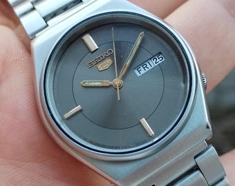 Vintage Refurbished Seiko 5 Automatic Watch - 1980s Green Dial - Etsy
