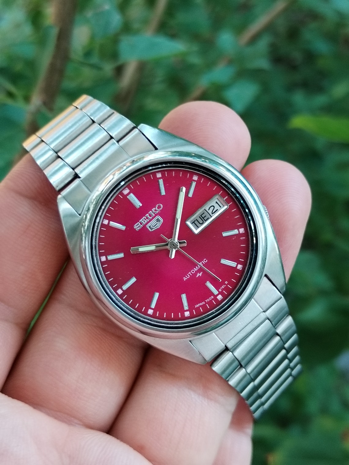 Vintage Seiko Automatic 7009 Caliber Red Dial Mens Watch - Etsy