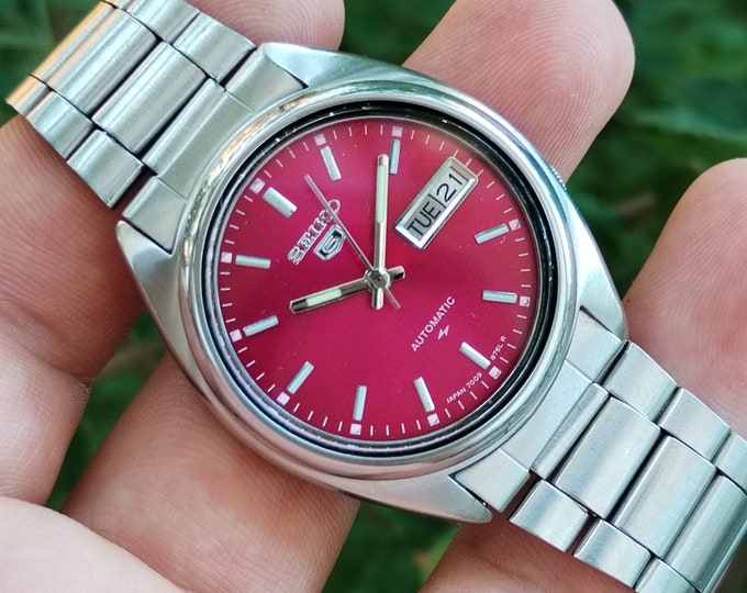 Vintage Seiko Automatic 7009 Caliber Red Dial Mens Watch - Etsy