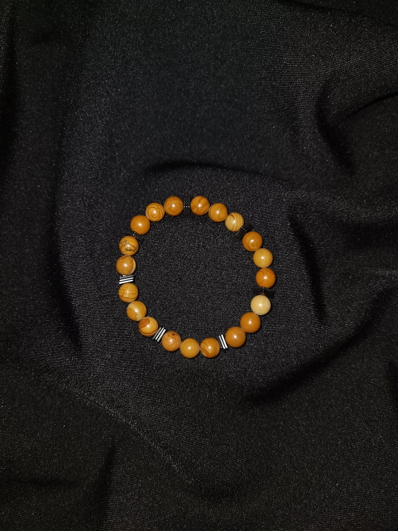 Make a Statement With This Stunning Carnelian Stone Bracelet / Red ...