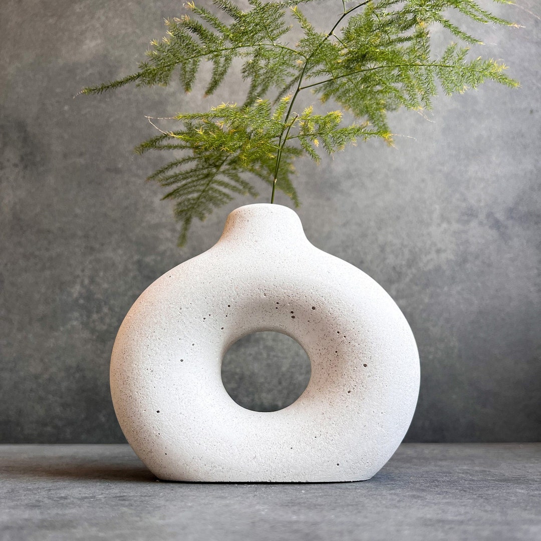 DONUT Concrete Vase, Circular Minimalist Vase, Organic Shaped Vase ...