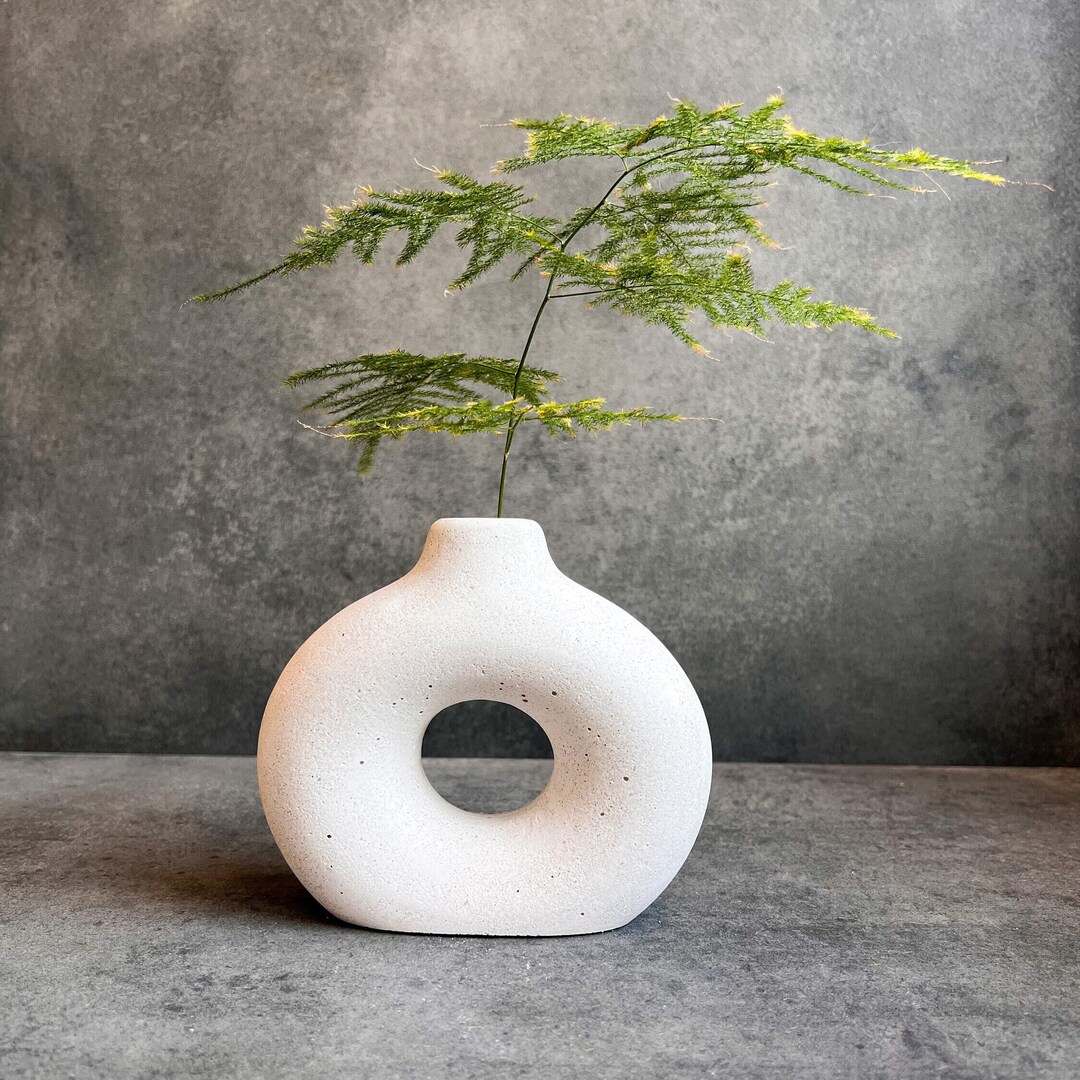 DONUT Concrete Vase, Circular Minimalist Vase, Organic Shaped Vase ...