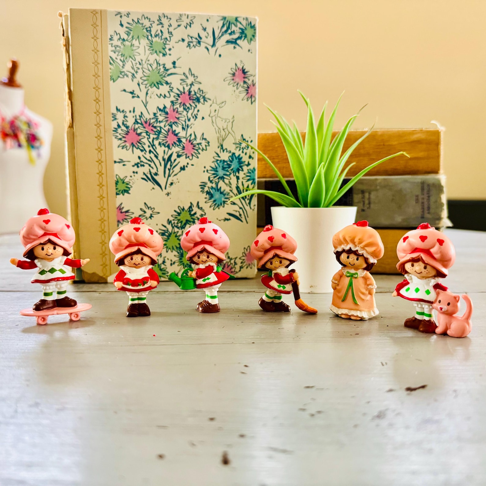RESTOCKED 8/2/25 Vintage 1980s Strawberry Shortcake Miniatures American ...