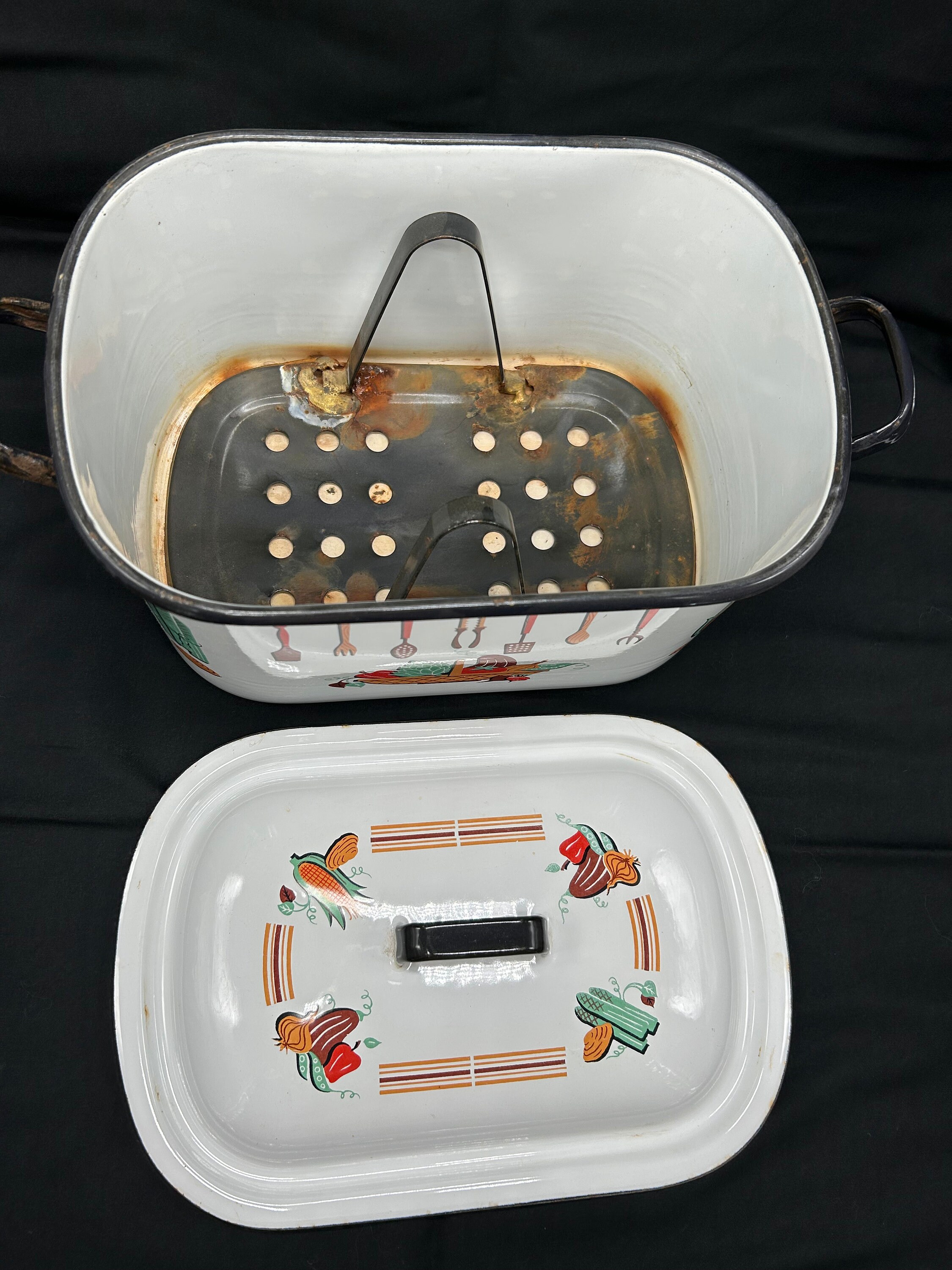 Vintage Enamelware Roasting Pan With Lid and Rack in Vegetable Pattern ...