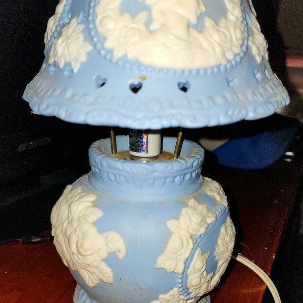 Small Victorian Lamp - Etsy