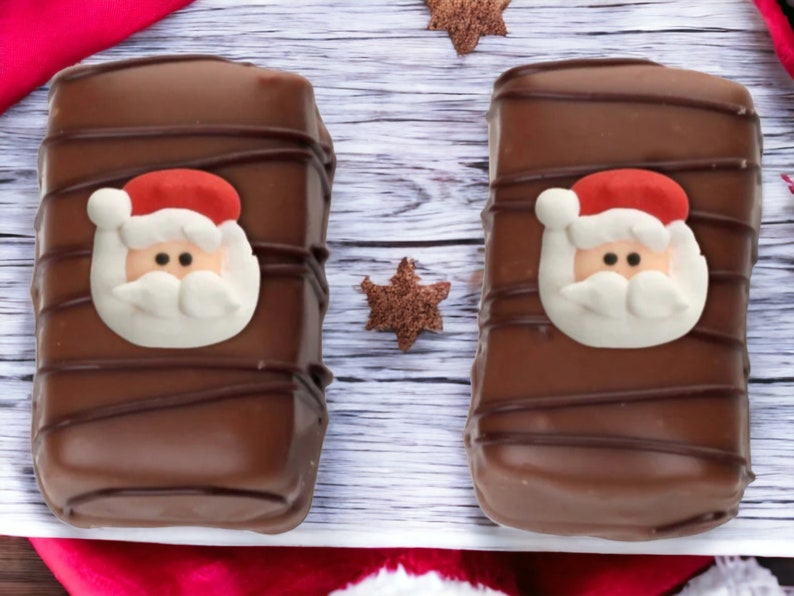 EIGHTEEN MINI Santa Face Edible Royal Icing Decorations, Christmas ...