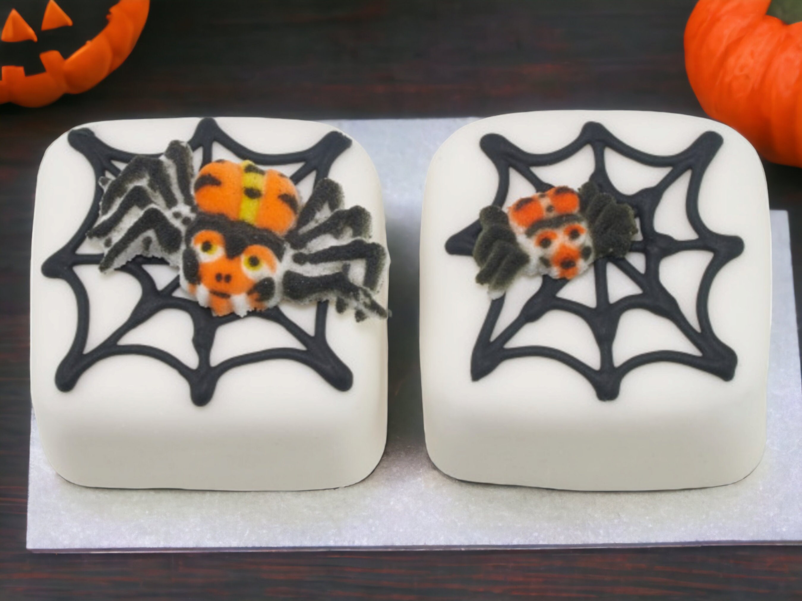 FIFTEEN Edible Spider Sugar Decorations Halloween Cupcake - Etsy
