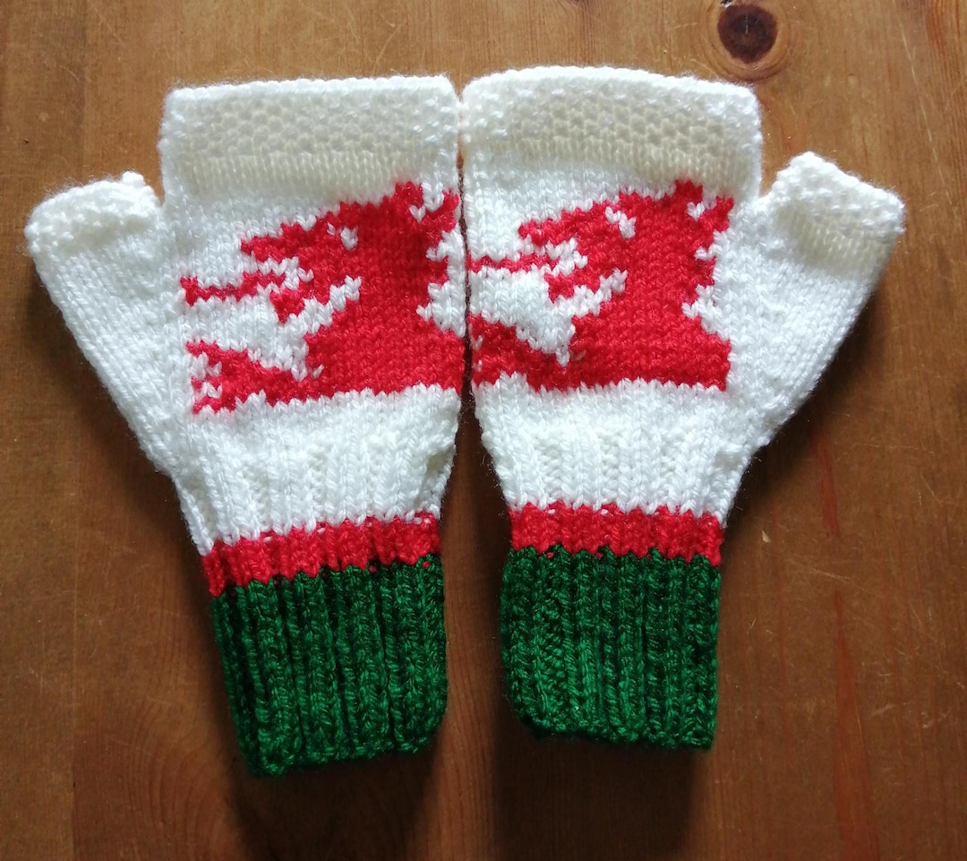 Welsh Dragon Fingerless Gloves Knitting Pattern - Etsy