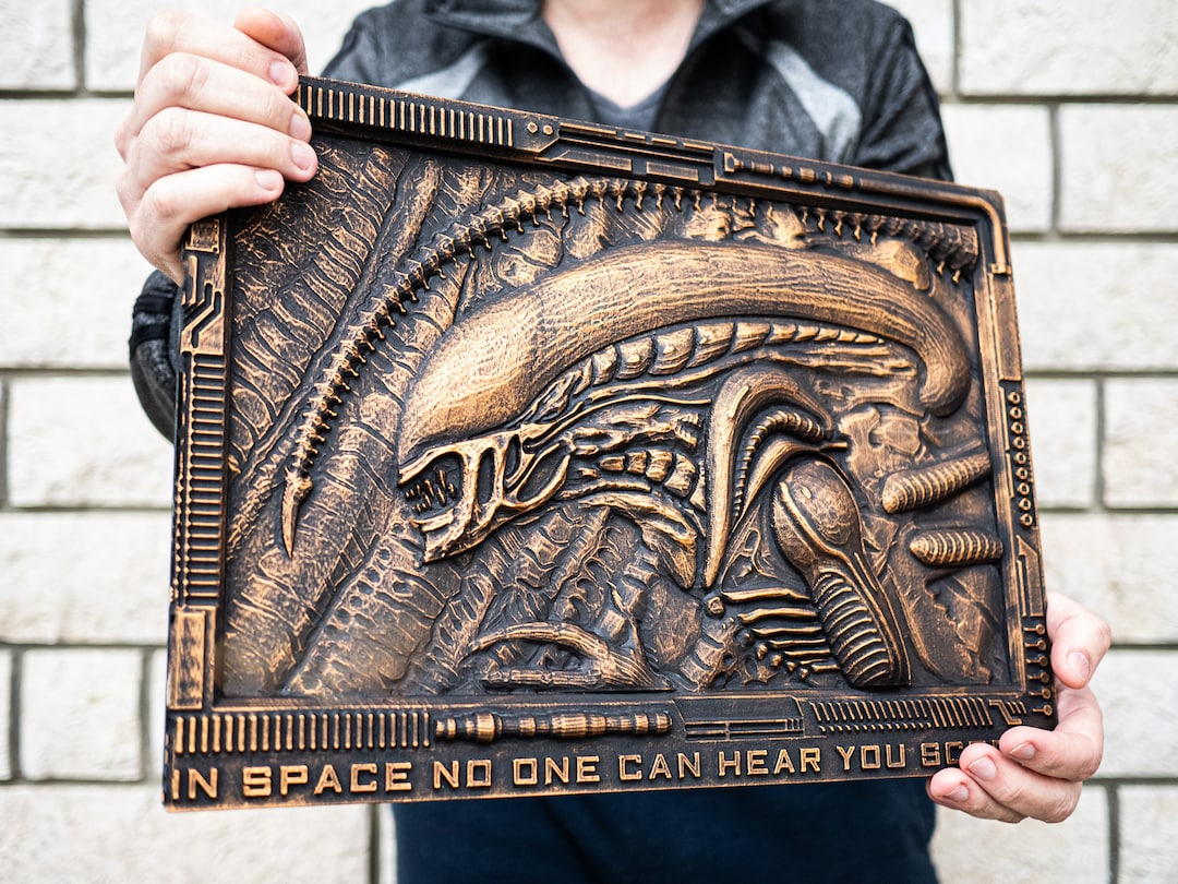 Alien Xenomorph Predator Movie Carving. 3D Wall Sign for Home Decor ...