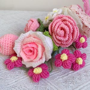 Handcrafted Knitted Pink Rose Bouquet, Perfect Gift, Home Decor - Etsy