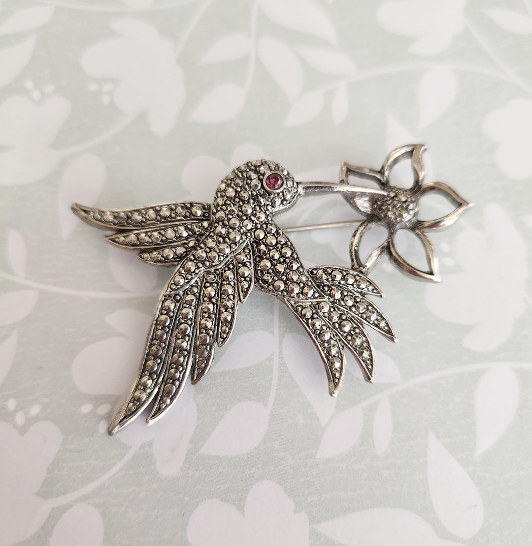 Vintage Signed AVON Silver Tone and Rhinestone Encrusted Hummingbird ...