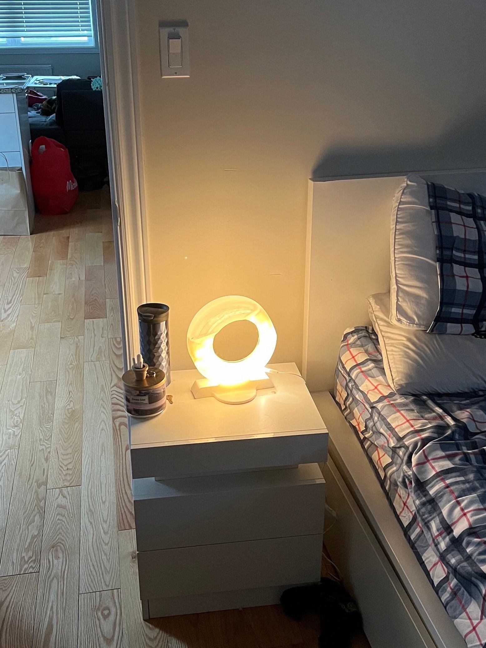 Beautful Ring Lamp for Ambient Desk Lighting Ring Lamp Modern Interior ...