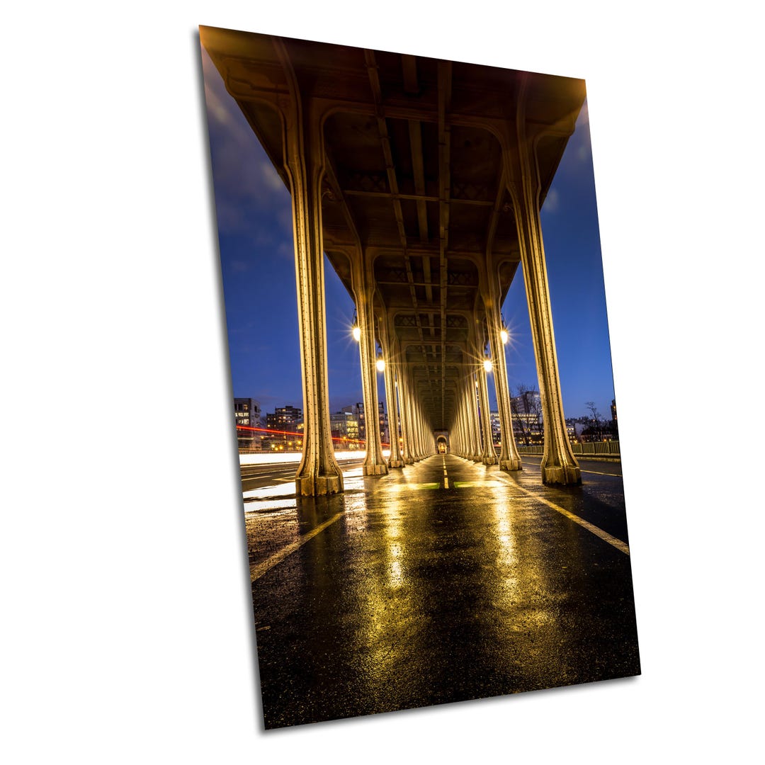 Pont De Bir-hakeim Bridge at Night Vertical, Paris, France, Europe ...