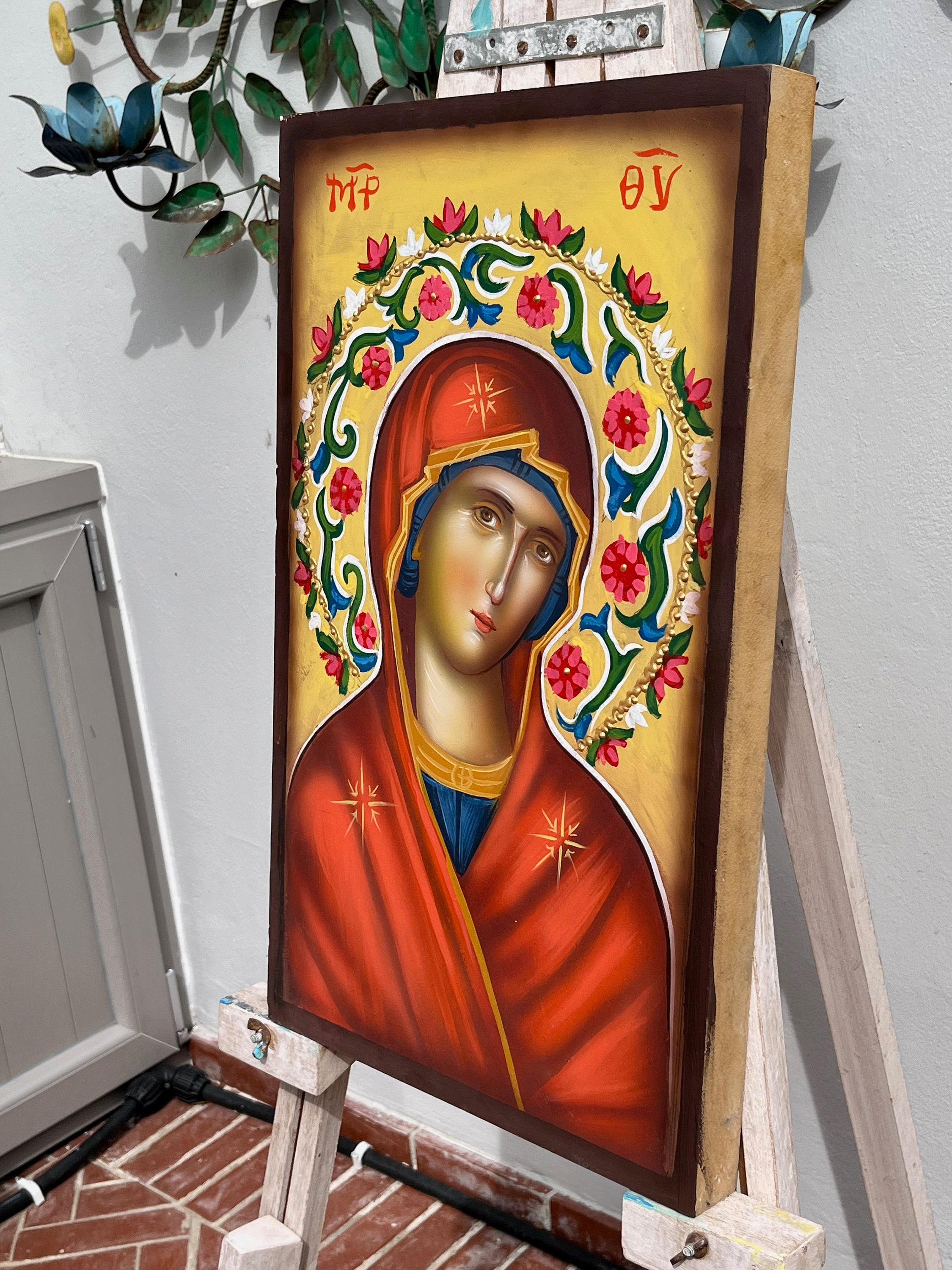 Hand Painted Icon of Mother Mary With Floral Halo / Photostephano ...