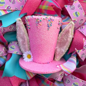 A Top Hat Bunny Easter Wreath - Etsy