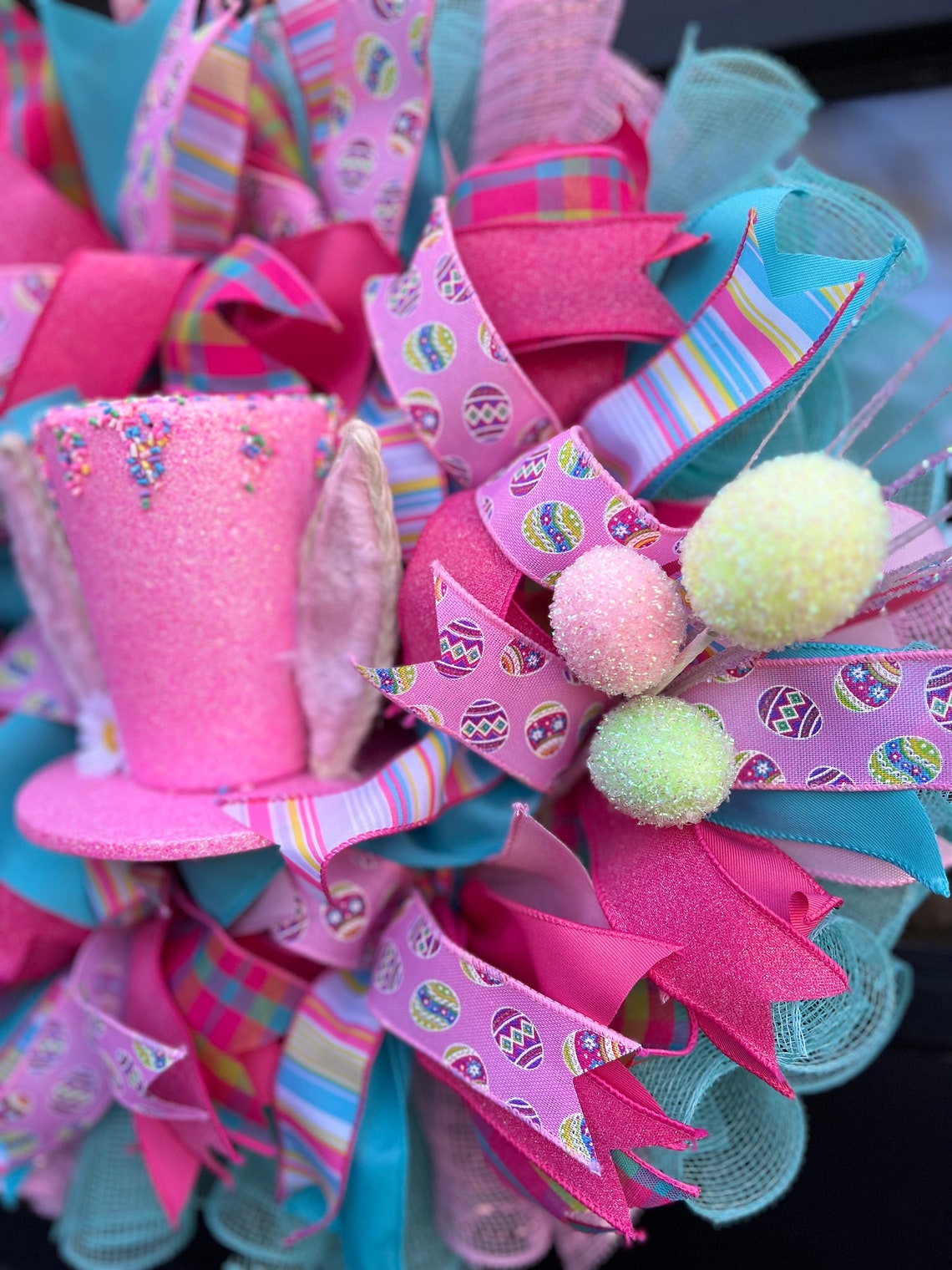 A Top Hat Bunny Easter Wreath - Etsy
