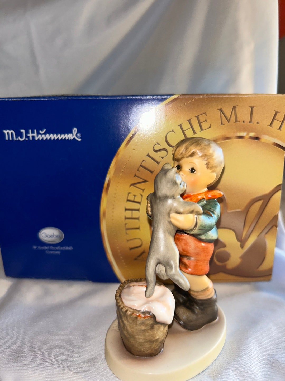 Hummel Goebel “kitty Kisses” Figurine With Box - Etsy