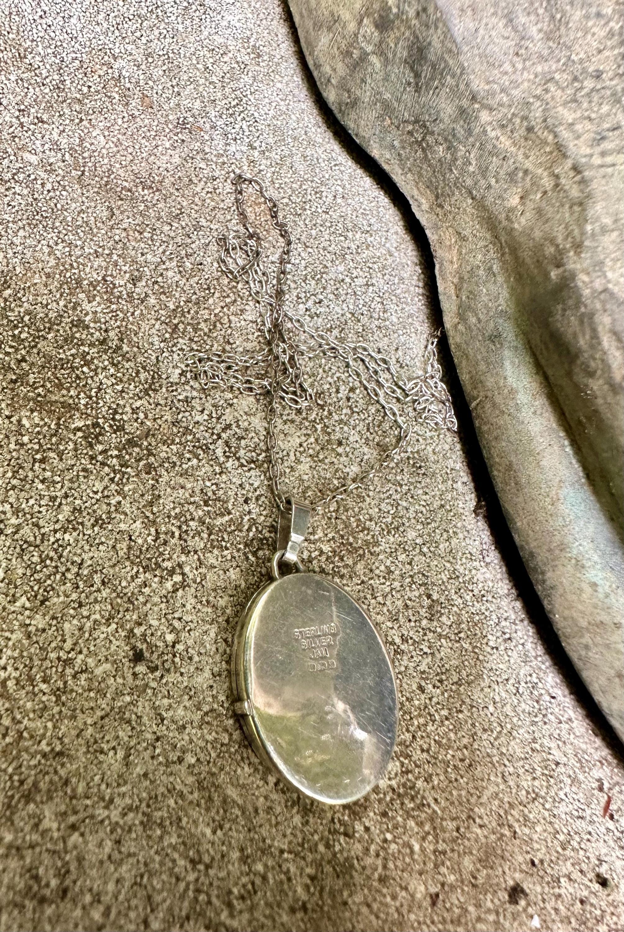 Vintage Silver Oval Locket - Etsy