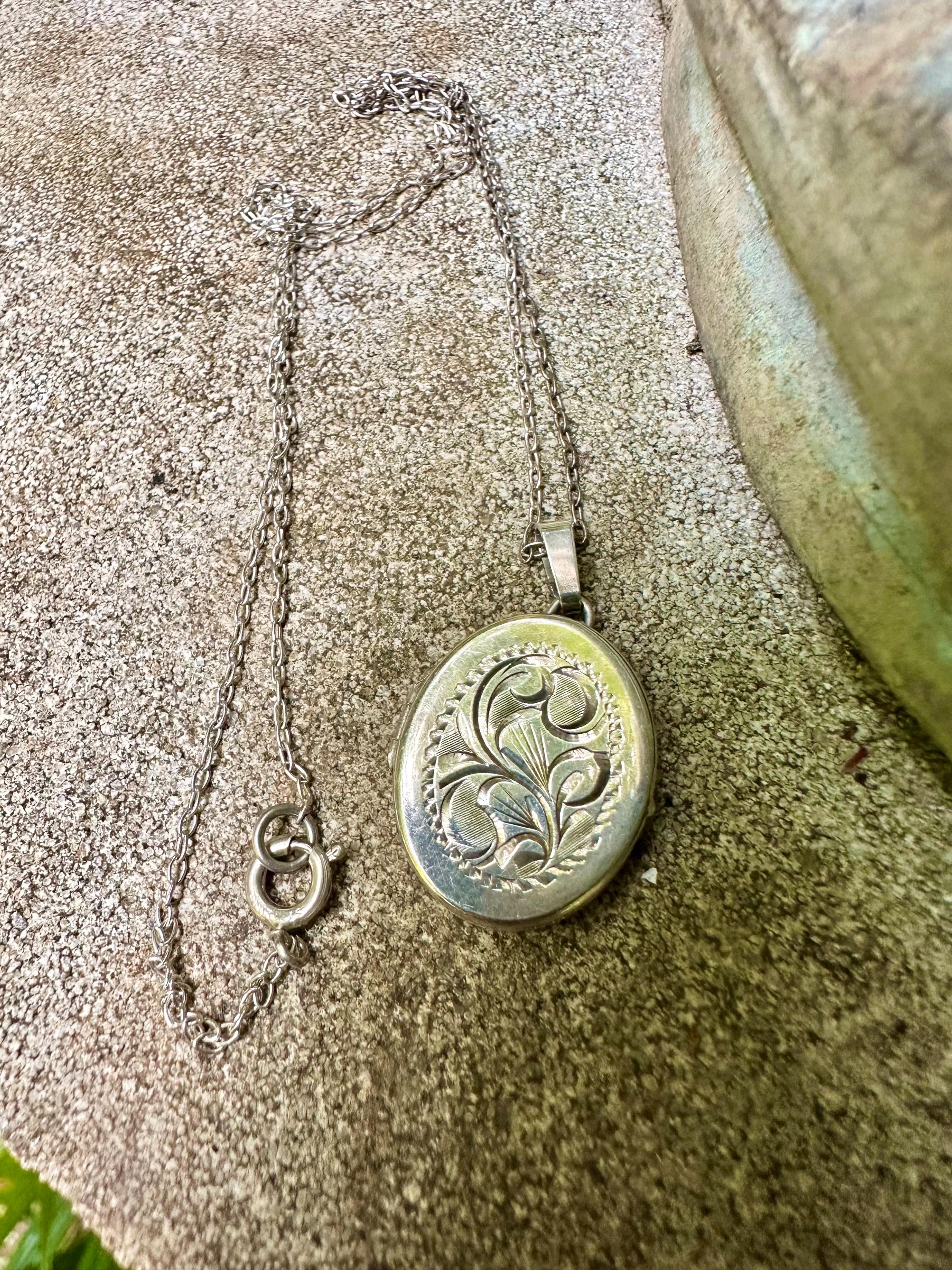 Vintage Silver Oval Locket - Etsy
