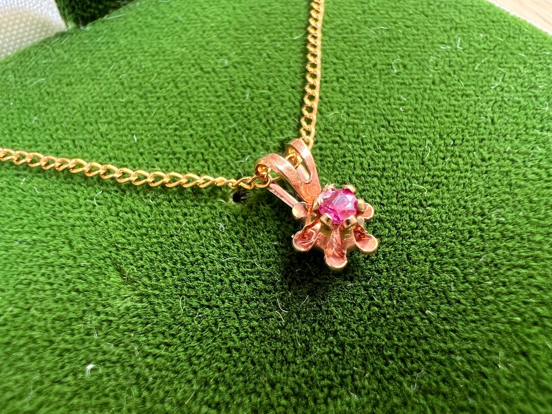Vintage Petite Faux Ruby Rosette Necklace in Original Box - Etsy