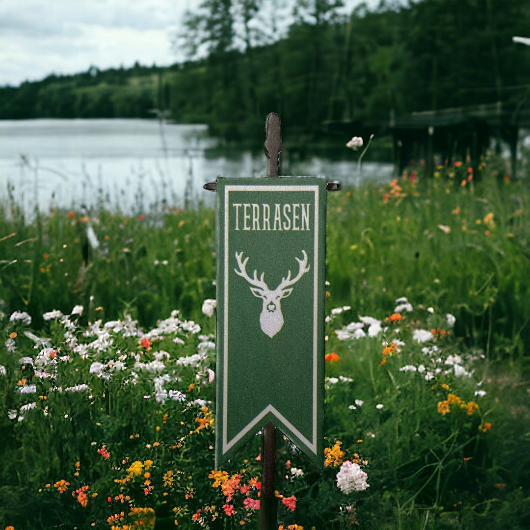 Terrasen Flag Sticker A Court of Thorns and Roses Series Sarah J Maas ...