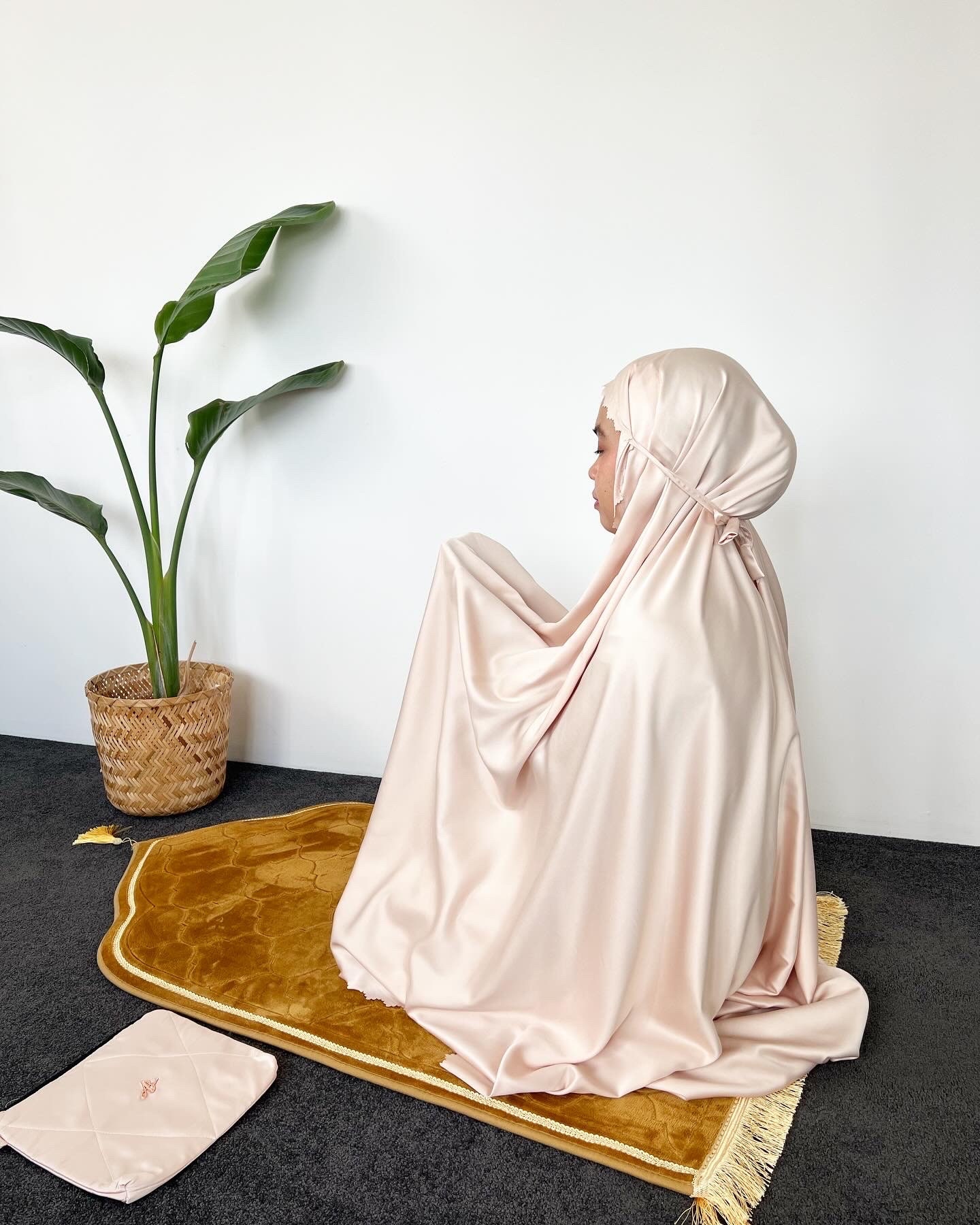 Woman Prayer Clothes Set With Skirt - Satin Silky - Hijab Online ...