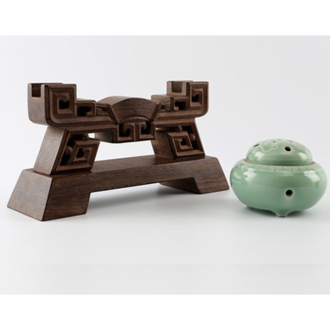 Antique-inspired Wooden Sword Display Stand for Long and Short Blades ...