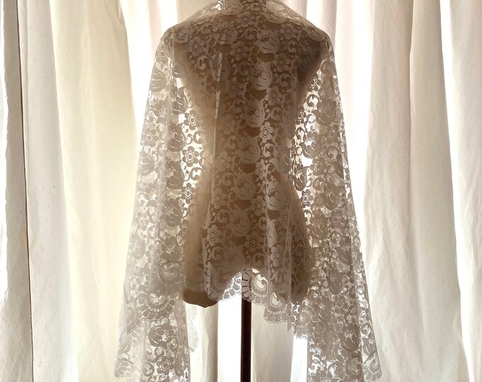 Vintage Lace Veil With Floral Embroidery. Early 1900 Mandilla Scarf ...