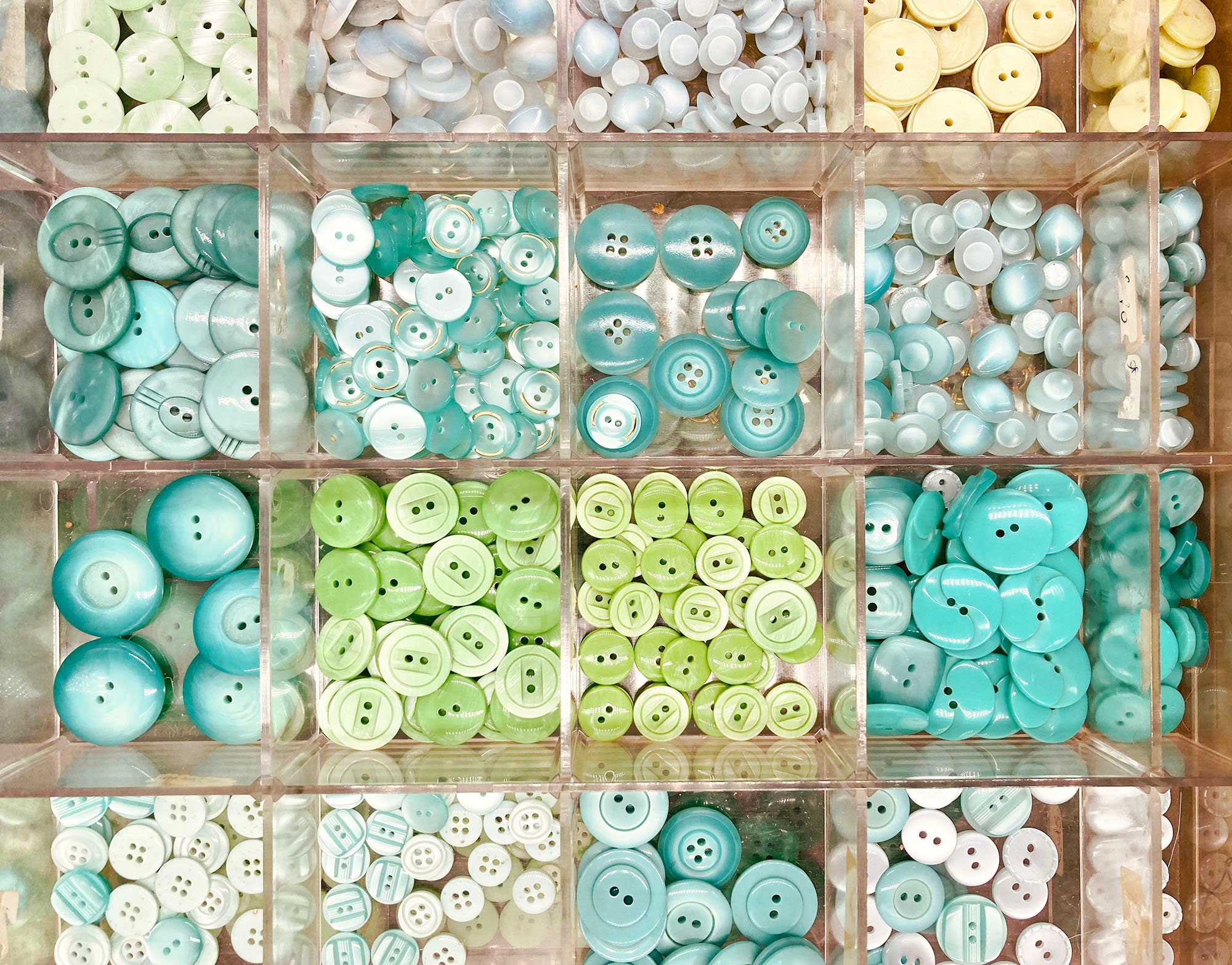 Vintage Buttons Set. 1950s Emerald Plastic Buttons in Retro - Etsy