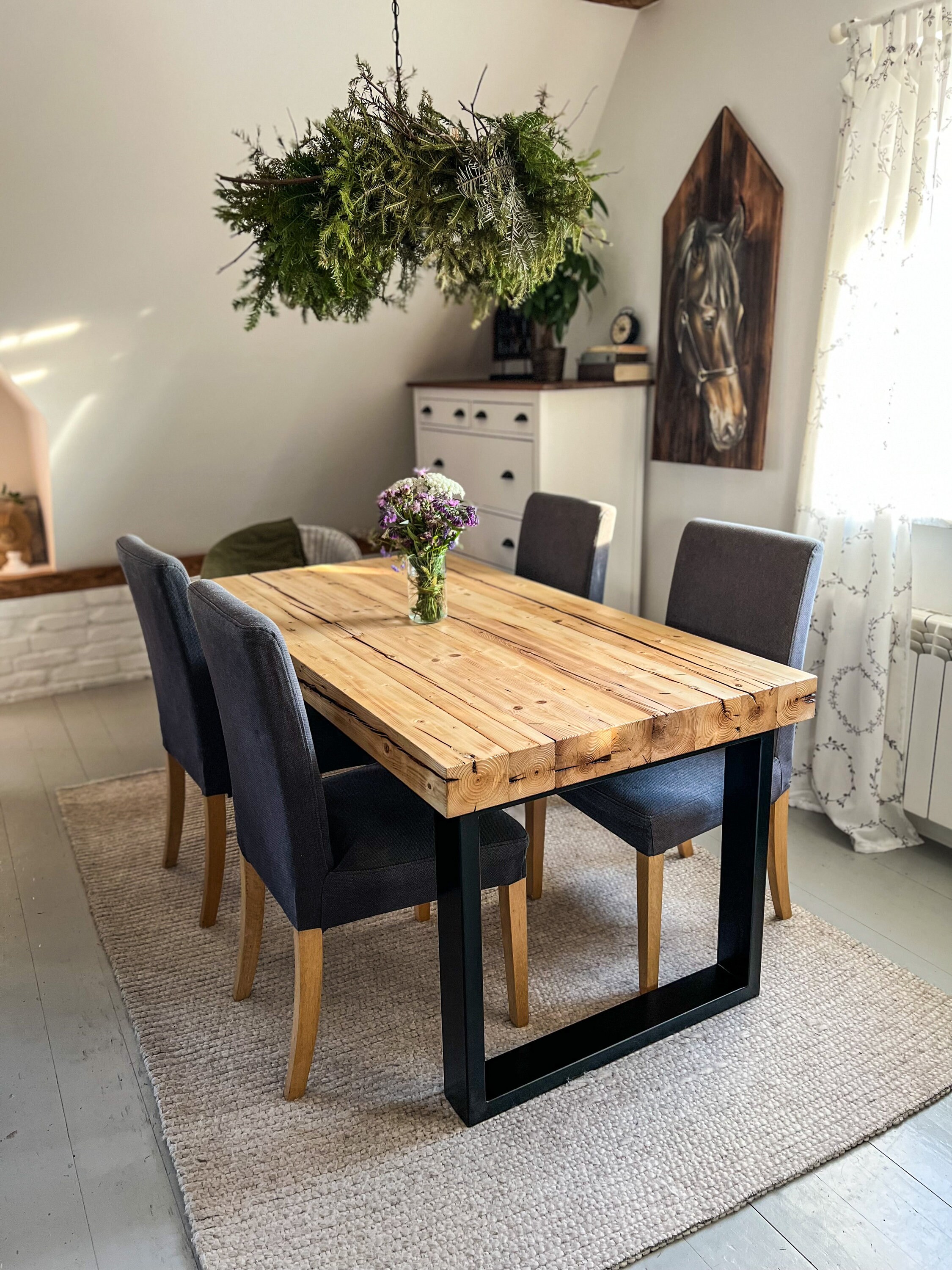 Table à manger en poutres récupérées. Pieds noirs en bois de - Etsy France