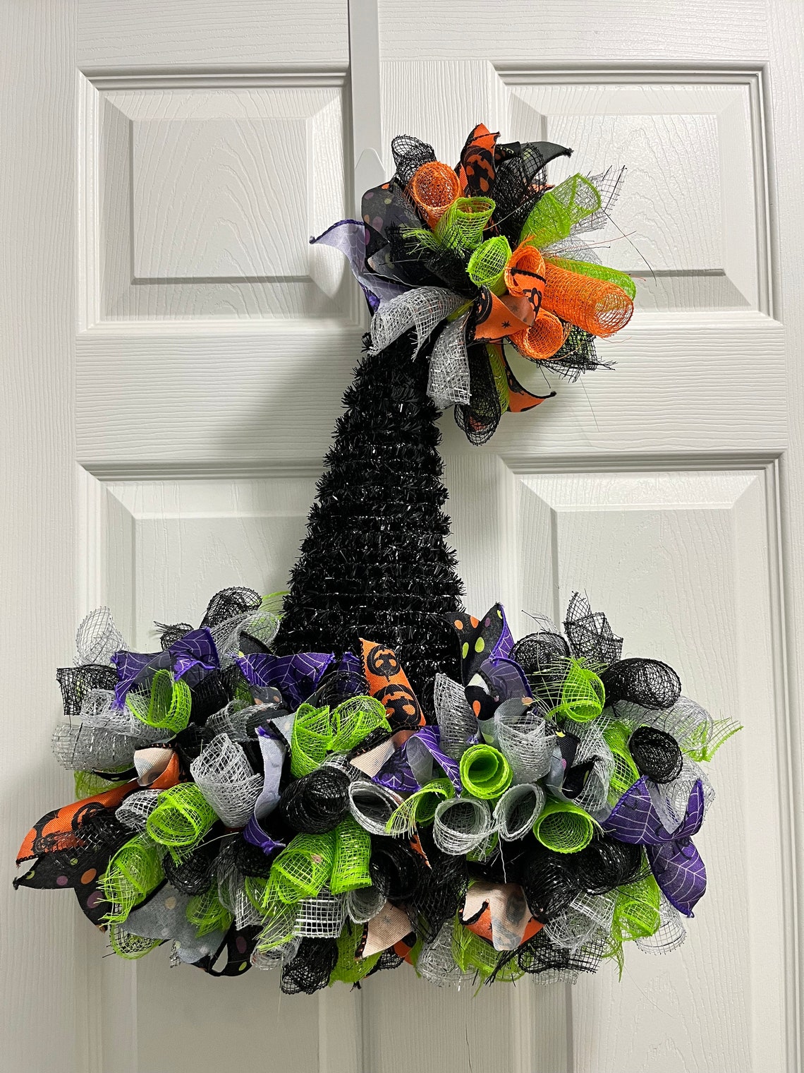 Stunning Witches Hat Wreath Gallery