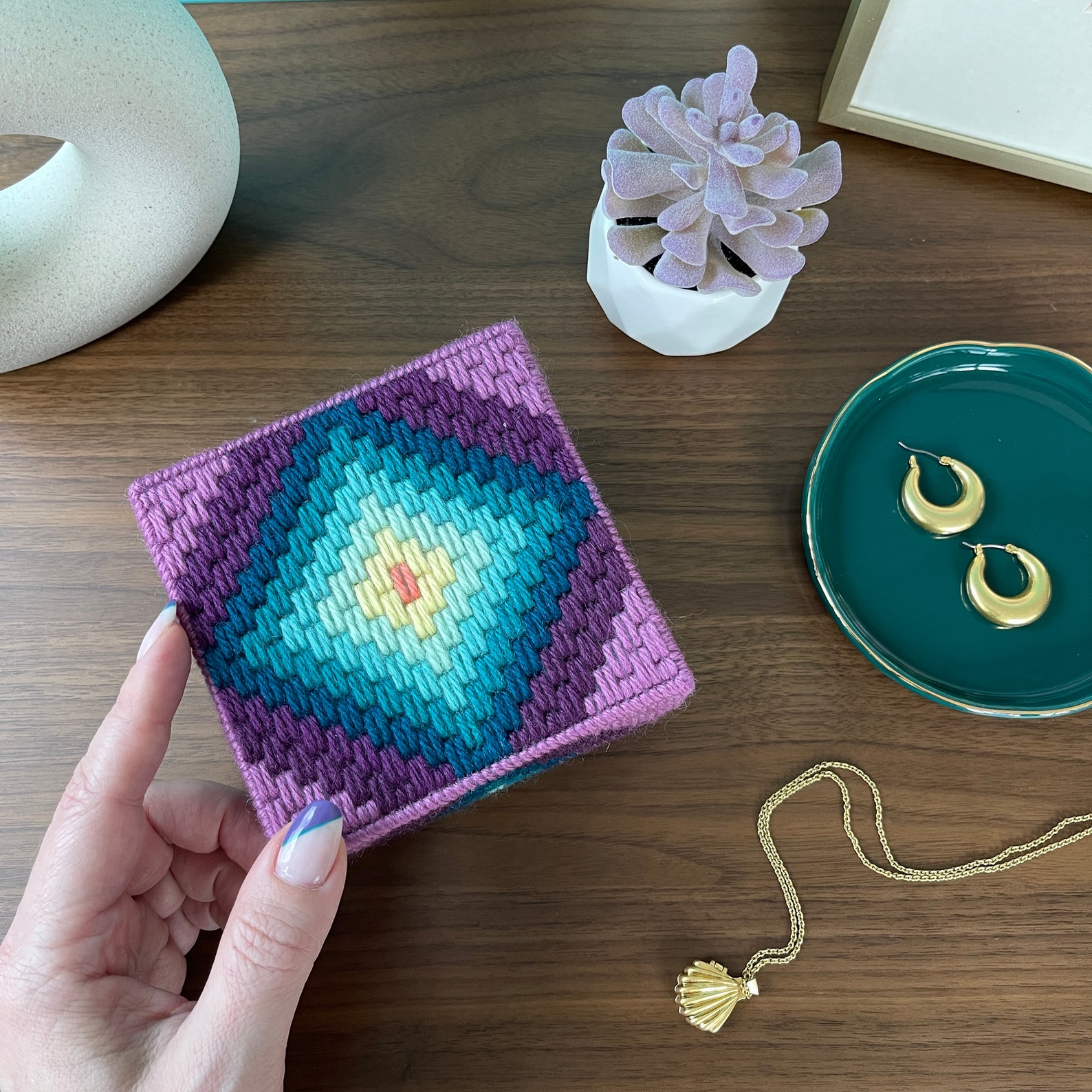 DIGITAL PATTERN: "diamond Girl" Bargello Trinket Box - Bargello Plastic ...