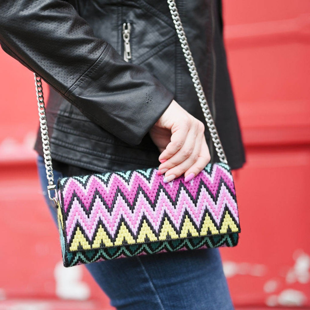 DIGITAL PATTERN: "landslide Chevron" Bargello Bag - Bargello Plastic ...