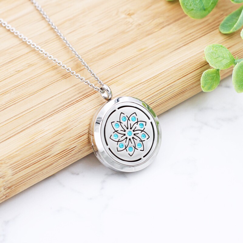 Essential Oil Diffuser Necklace - Etsy