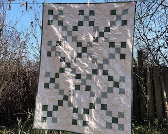 Double Irish Chain Green and White Queen-sized Quilt, Queen Size Quilt ...