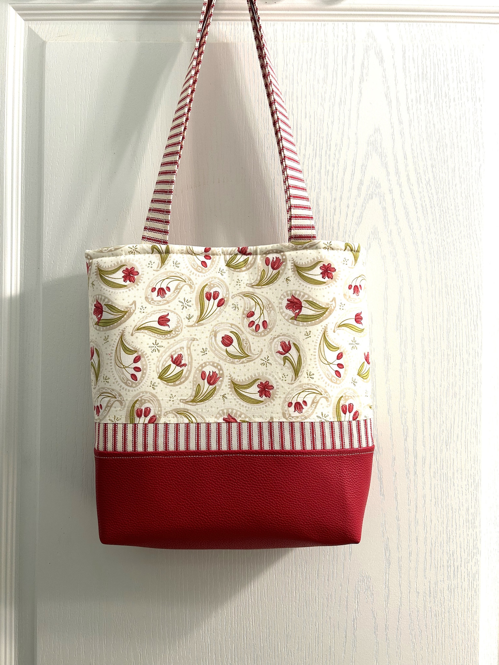Red Tulip Purse With Vegan Leather, Floral Purse, Red Tulip Handbag ...