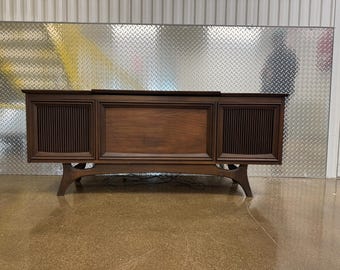 Vintage 1960’s Zenith Stereo Console in Walnut- Mid Century Modern ...