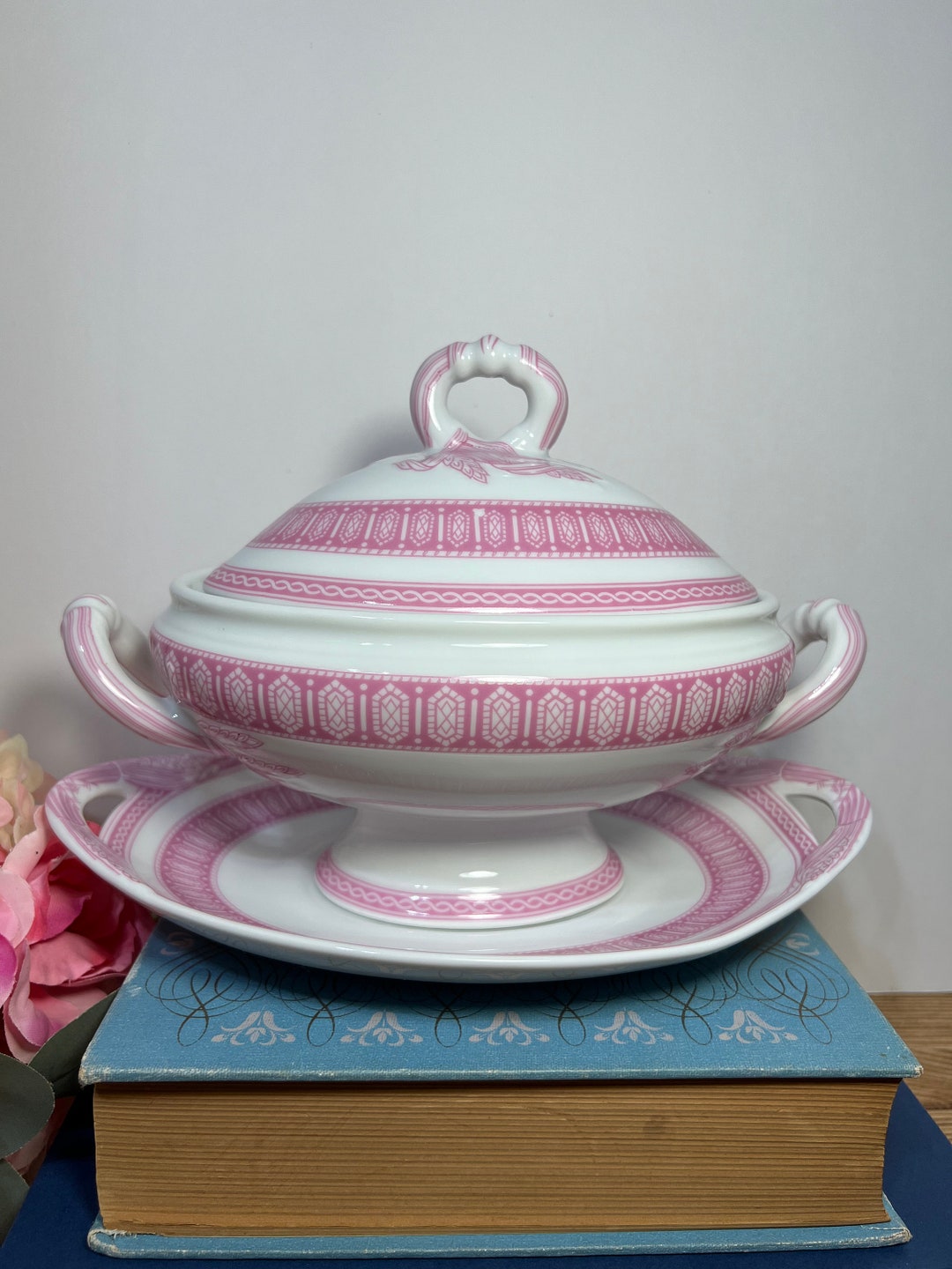 Two's Company Pink & White Ceramic Gravy Tureen With Lid and Platter - Etsy