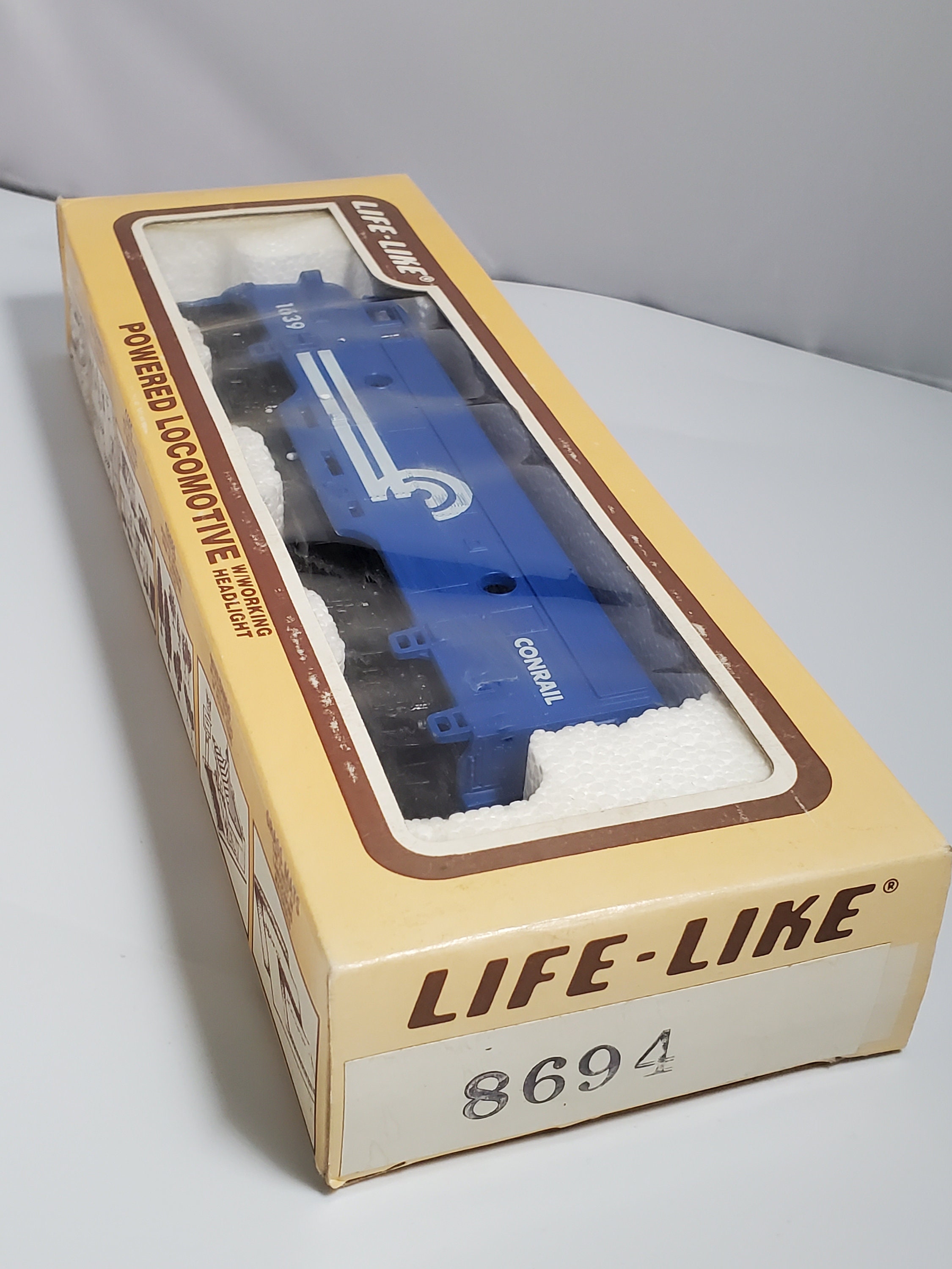 Life Like 8694 Powered Locomotive With Headlight Conrail 1639 HO Scale ...