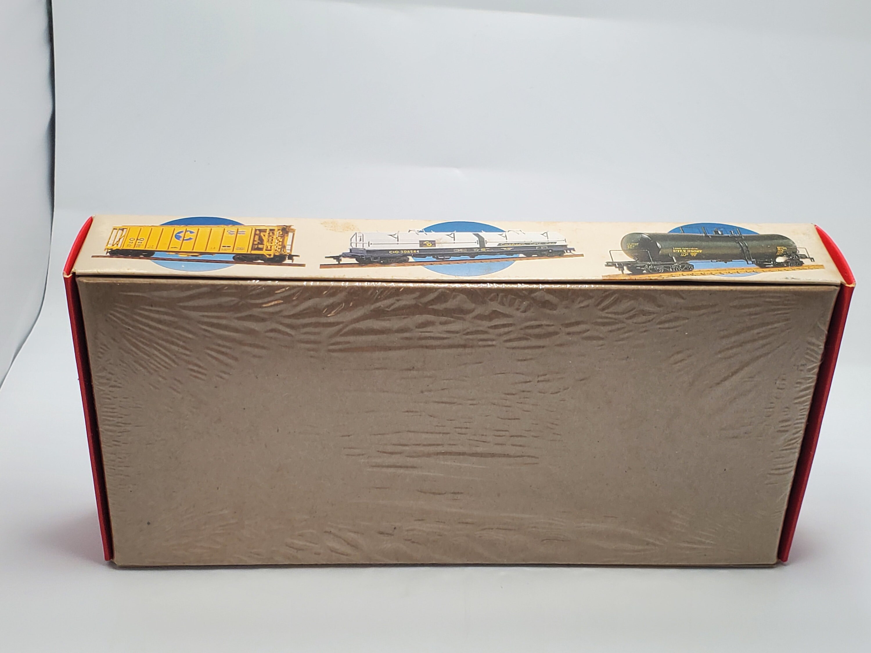 Walthers 932-2400 HO Scale 40 Ft Reefer Wood End Car Undecorated in Box ...