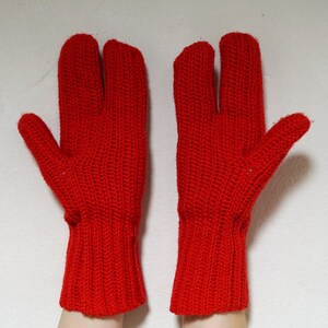 Crochet Pattern Medieval Style Three Finger Gloves, Cloven Mittens Make ...