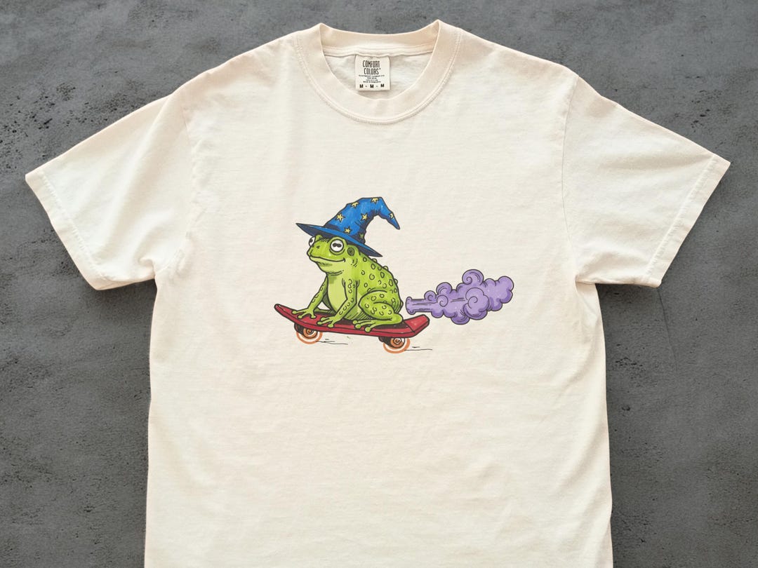 Skateboarding Witch Frog T-shirt: Funny Halloween Toad on Skateboard ...