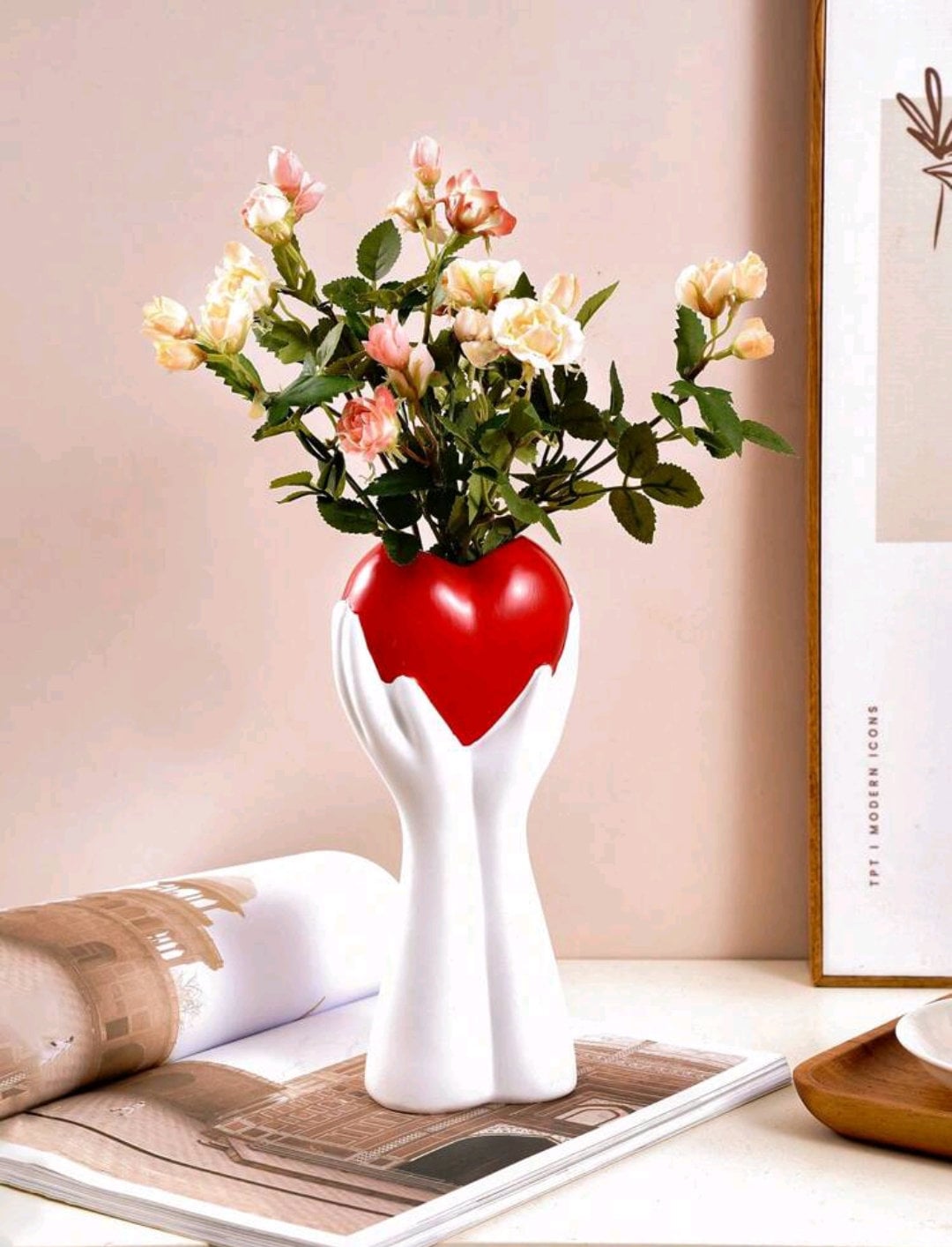 European Style Handheld Heart-shaped Resin Art Human Body Shaped Bud ...