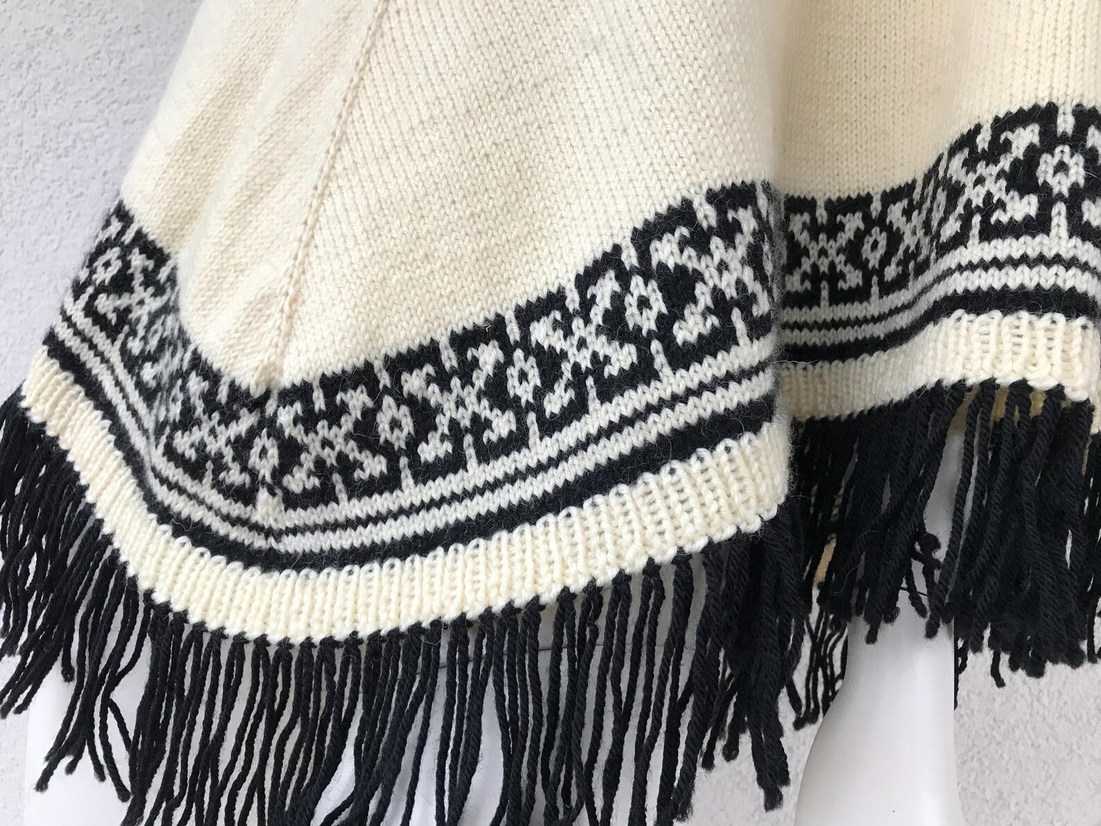 Vintage Women's Poncho Shrug Native Pattern Fringed Hand Knit Cape ...