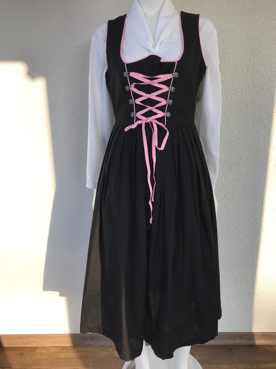 Vintage Black Dirndl Tyrol Dress Laced-up Bodice Trachten Traditional ...