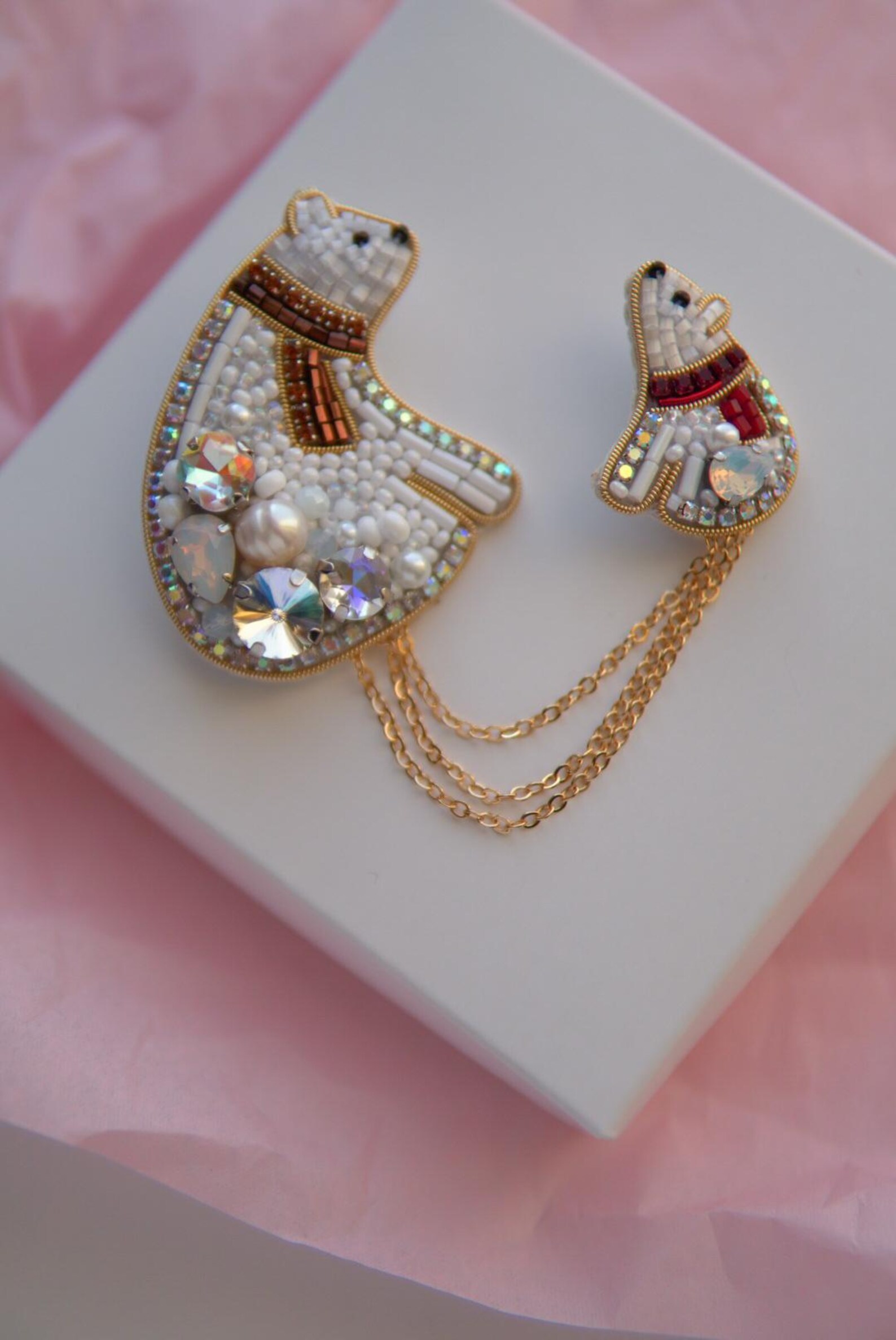 Double Beaded Bear Brooch With Chain, Embroidered Polar Bear Collar Pin ...