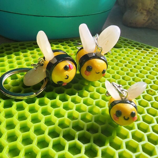 Bumble Bee Keychain - Etsy